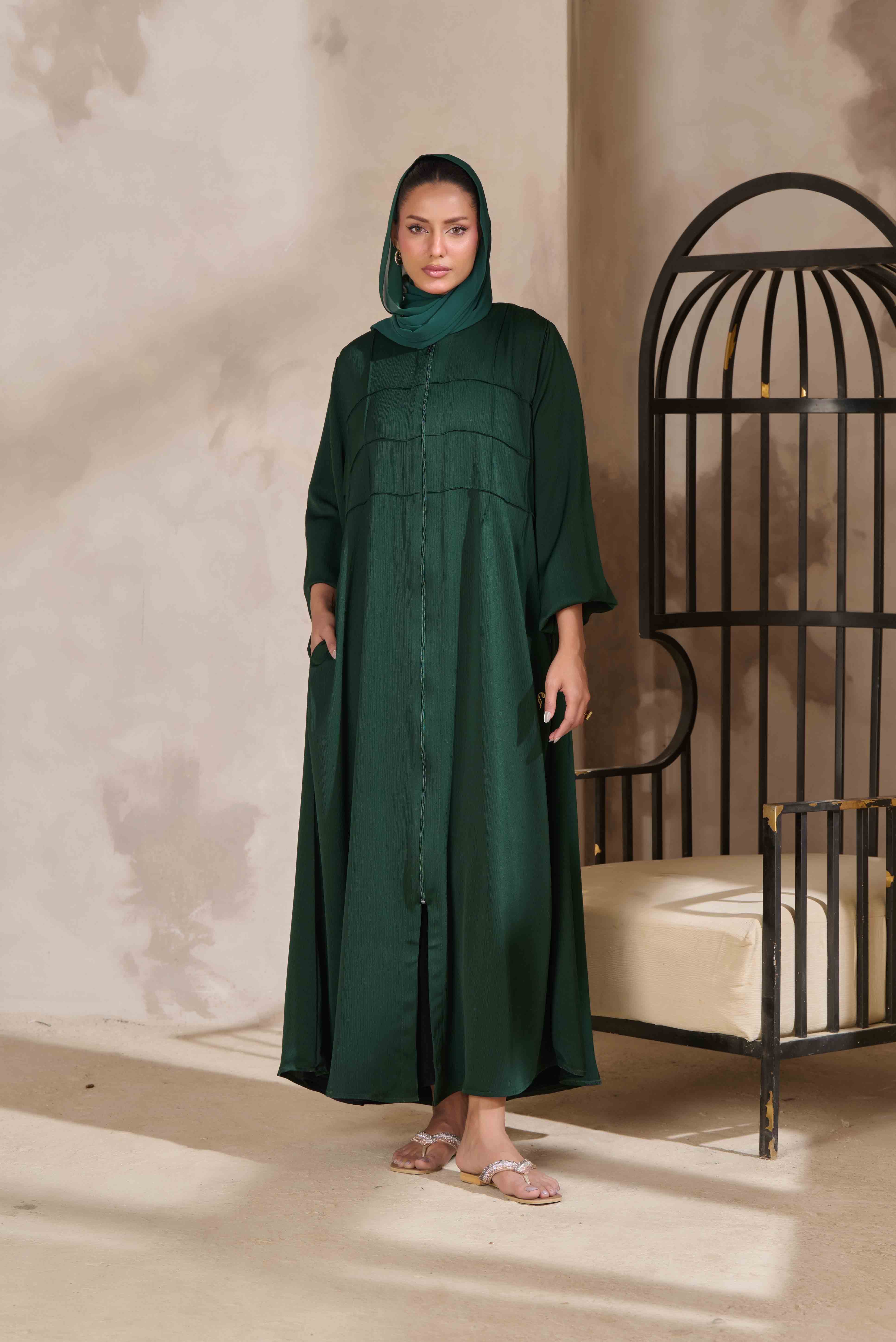 Green Zip-Up Abaya Set | Shop Premium Abayas in Pakistan – MUMTAZ